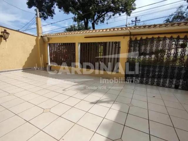 Sobrado com 5 Quartos, Suíte com Hidromassagem e Espaço Gourmet na Vila Industrial