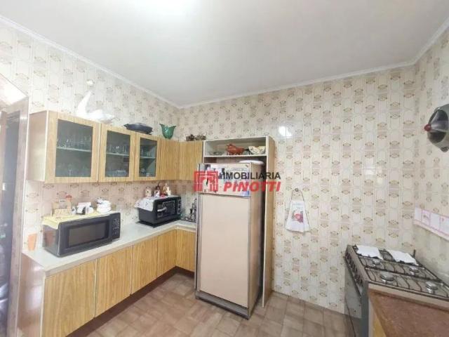 Sobrado com 5 Quartos para venda ou aluguel, 254m² Jardim do Mar