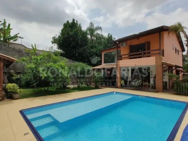 Sobrado com 5 Quartos para venda ou aluguel, 450m² Interlagos
