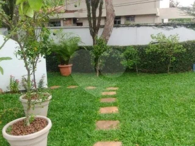 Sobrado com 5 quartos à venda em Instituto de previdência SP