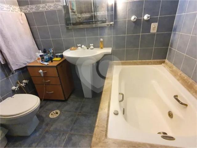 Sobrado com 5 quartos à venda em Vila albertina SP