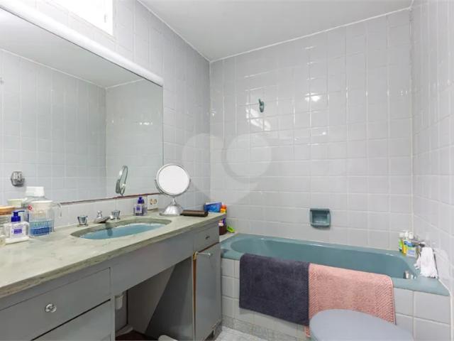 Sobrado com 4 quartos à venda em Vila madalena SP