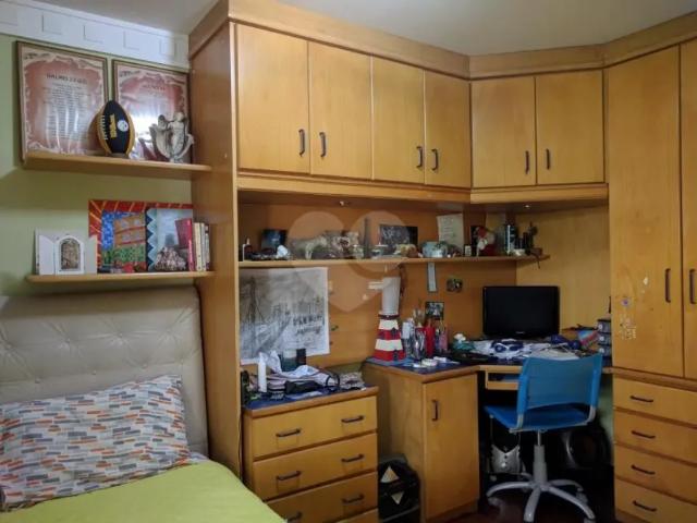 Sobrado à venda ou para alugar com 5 quartos, sendo 3 suítes, em Jardim Marajoara, São Paulo SP