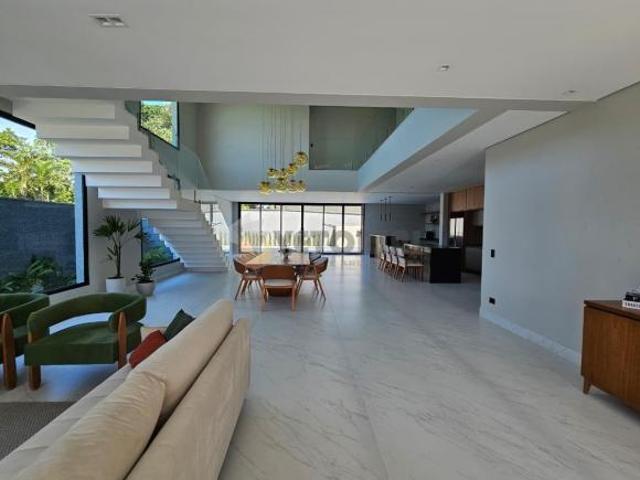 Sobrado com 5 Suítes à venda, 414 m² por R$ 4.900.000 Massaguaçu Caraguatatuba/SP