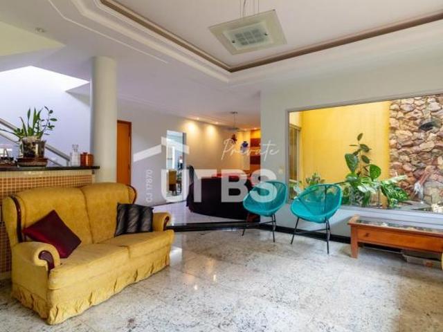 SOBRADO COM 5 SUÍTES E 407 M² EM SANTA GENOVEVA