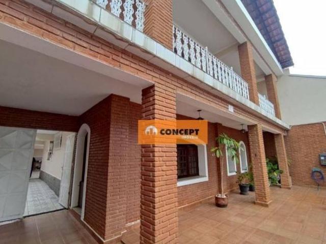 Sobrado com 6 dormitórios à venda, 224 m² por R$ 850.000,00 Vila Amorim Suzano/SP