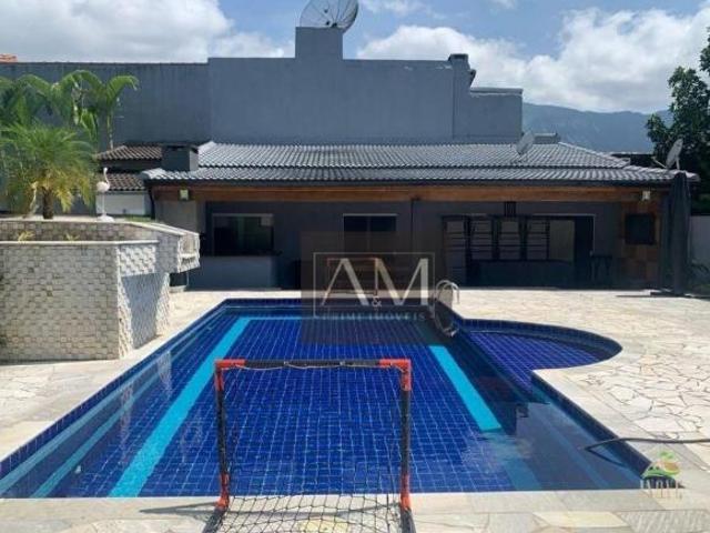 Sobrado com 6 dormitórios à venda, 390 m² por R$ 2.400.000,00 Morada da Praia