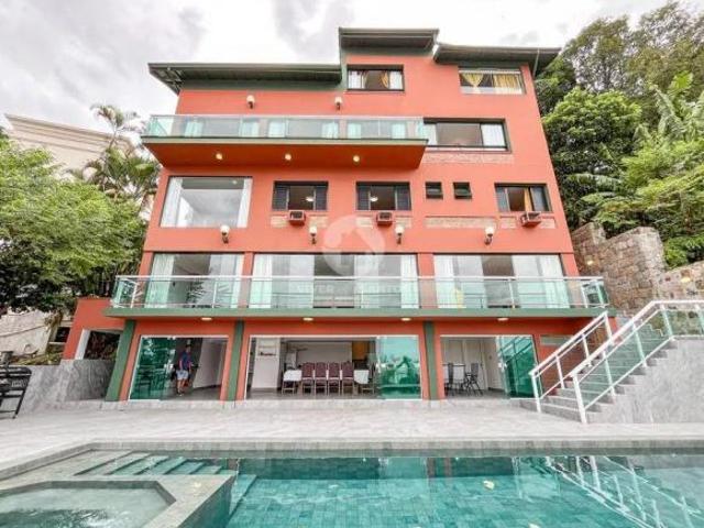 Sobrado com 6 dormitórios à venda, 961 m² por R$ 11.800.000,00 Marapé Santos/SP