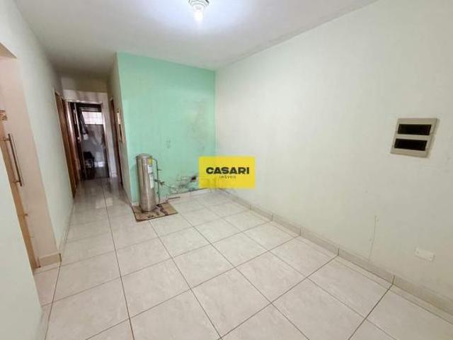 Sobrado com 6 dormitórios e 2 casas independentes à venda no Jardim Hollywood