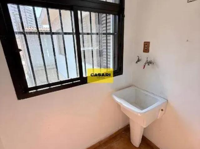Sobrado com 6 dormitórios e 2 casas independentes à venda no Jardim Hollywood São Bernardo do Camp