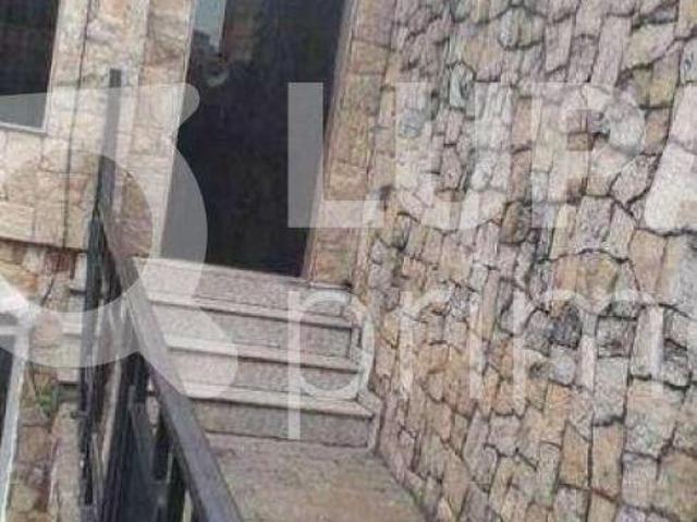Sobrado com 6 dormitórios sendo 1 suíte á venda no Horto Florestal
