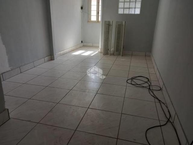 Sobrado com 6 dormitórios, 5 suítes em ótima localização
