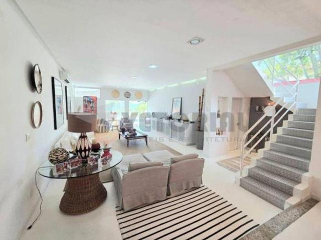 Sobrado com 6 quartos, 255 m²,venda por R$2.100.000 Massaguaçu Caraguatatuba