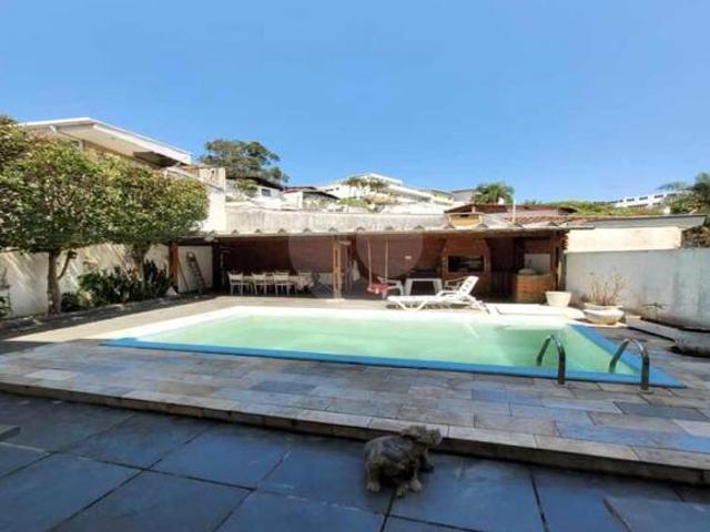Sobrado com 6 quartos à venda em Vila romana SP