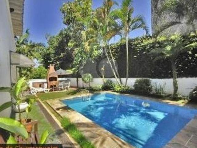 Sobrado com 6 quartos à venda em Jardim leonor SP
