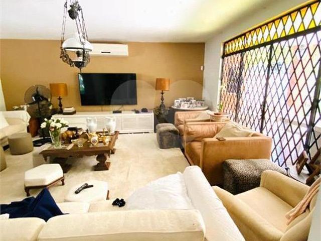Sobrado com 6 quartos à venda em Morumbi SP