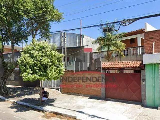 Sobrado com 6 Quartos e 3 banheiros à Venda, 250 m² por R$ 1.200.000