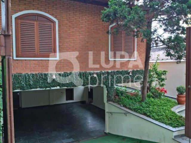 SOBRADO COM 6 QUARTOS, ESPAÇO GOURMET E 3 VAGAS DE GARAGEM PARA VENDA, SANTANA, SÃO PAULO