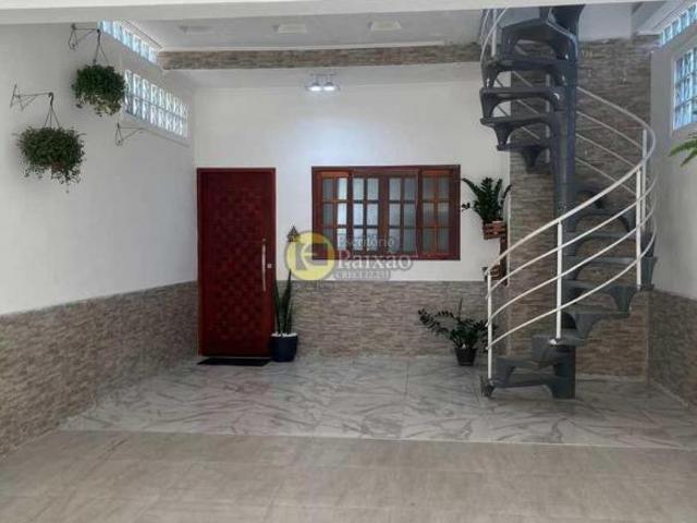 Sobrado com 6 quartos, Jardim Layr, Mogi das Cruzes R$ 700 mil, Cod: 678001