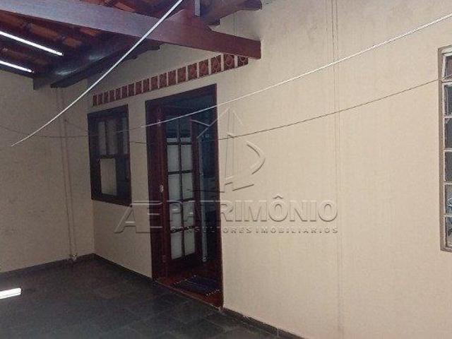 2 CASAS COM SALÃO COMERCIAL CENTRAL PARQUE