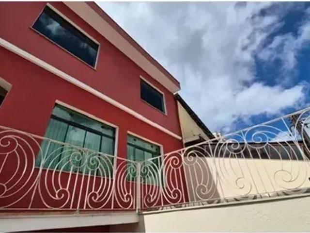 Sobrado com 6 Quartos para alugar, 191m² Baeta Neves