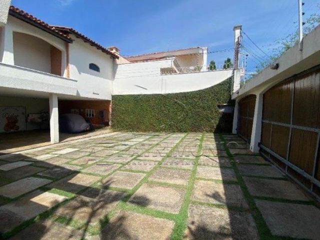 SOBRADO COM 6 SUÍTES JARDIM UIRAPURU