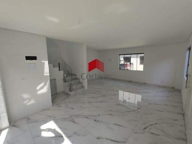 Sobrado com 88,17m² 3 quartos, à venda, no bairro Guabirotuba em Curitiba