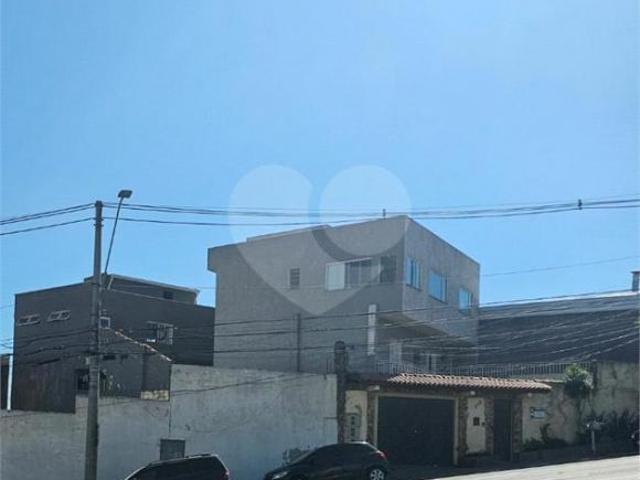 Sobrado com 8 quartos à venda em Jardim dos camargos SP