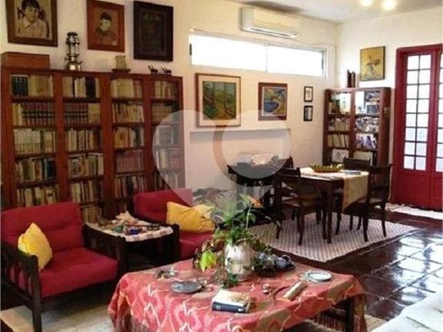 Sobrado com 8 quartos à venda em Sumaré SP