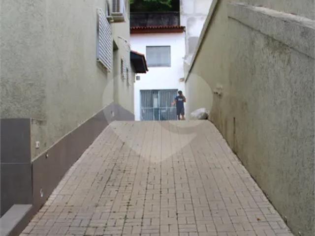 Sobrado com 9 quartos à venda ou para locação em Pacaembu SP