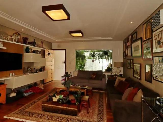 Sobrado com 03 dormitórios á venda, 175m² no bairro Vila Scarpelli Santo André/SP