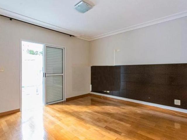 Sobrado com 03 dormitórios à venda, 250 m² na Vila Gilda Santo André/SP