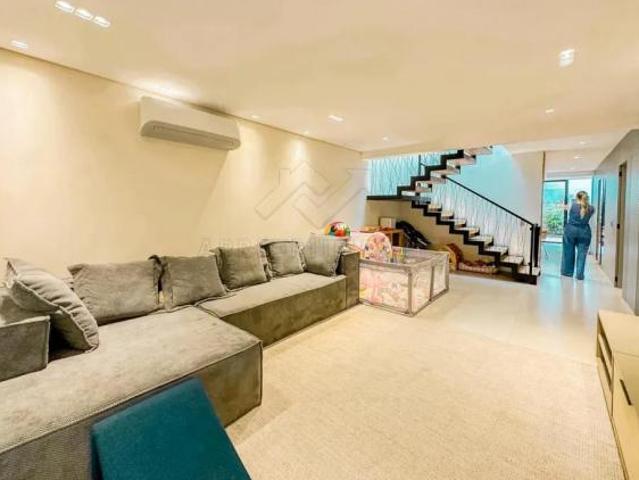 Sobrado com 03 dormitórios à venda, 227 m² na Vila América Santo André/SP