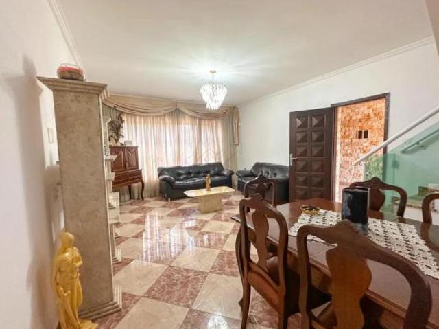 Sobrado com 03 dormitórios à venda, 238 m² por R$ 990.000,00 Vila Cecilia Maria Santo André/SP