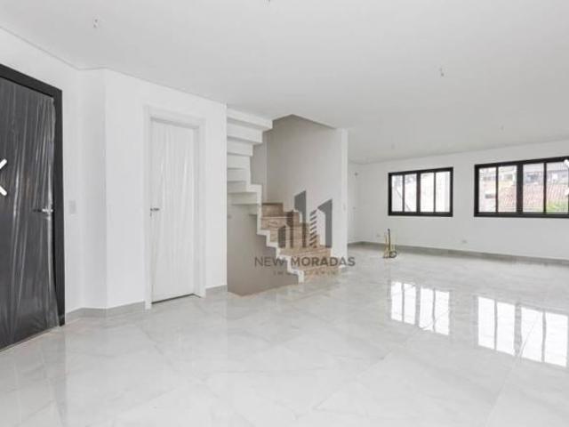 Sobrado com 03 dormitórios e 01 Suíte à venda, com 166 m² Boa Vista Curitiba/PR