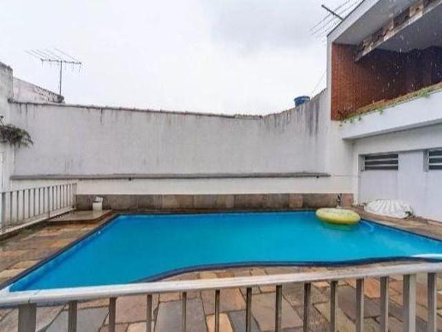 Sobrado com 03 dormitórios para locação ou venda, 300m² Parque Industriário Santo André/SP