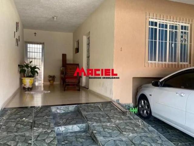 Sobrado com 03 dorms à 800m do Barbosa Supermercado