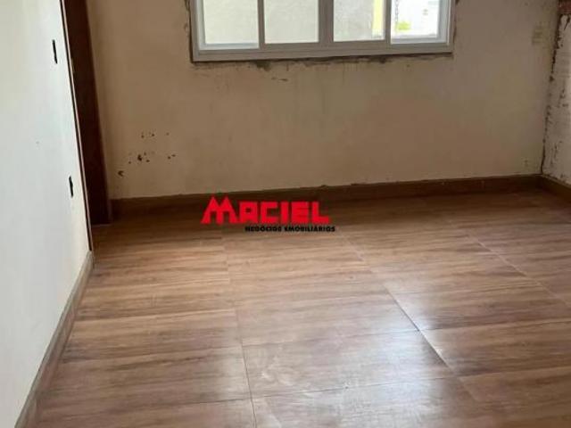 Sobrado com 03 dorms repasse de obra a 500m da Casa do Construtor