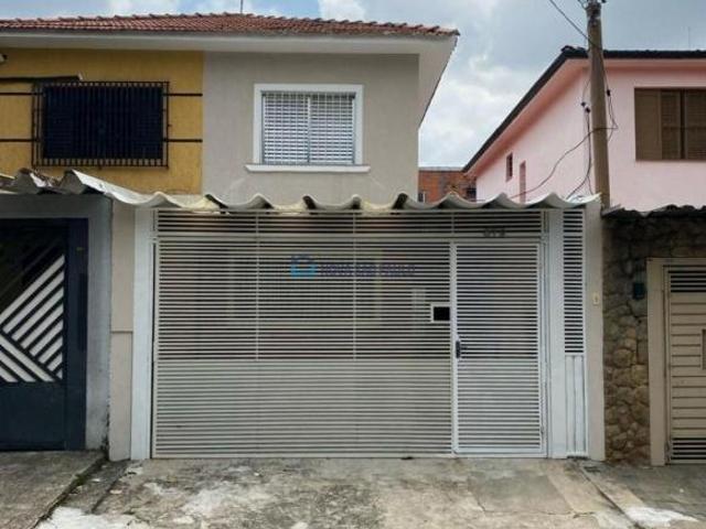 Casa com 03 quartos na região do Jabaquara