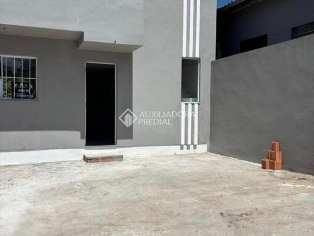 Sobrado com 03 quartos no Bairro Feitoria Seller