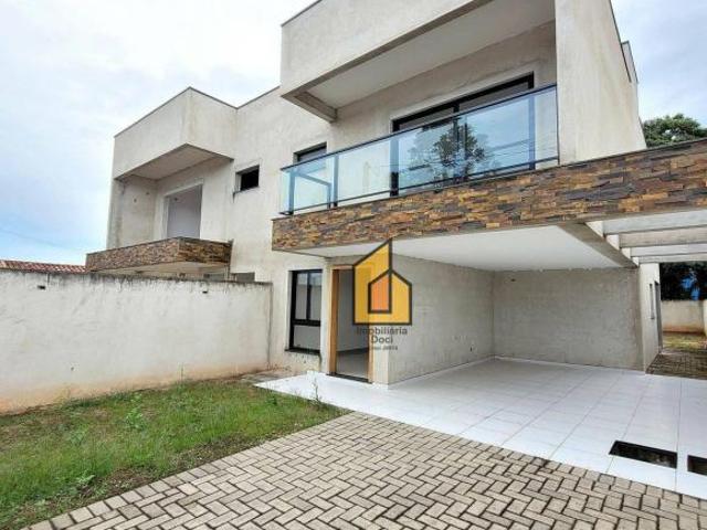 Sobrado com 03 Quartos com Suíte no Thomaz Coelho em Araucária PR A Venda por R$ 650.000,00