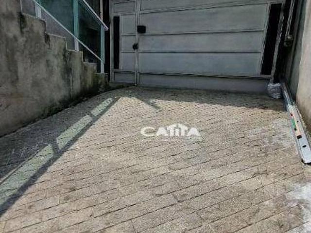 Sobrado com 03 quartos e 07 vagas á venda no Parque do Carmo