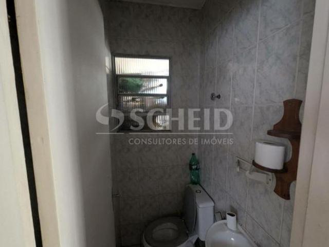 Sobrado com 03 quartos, sala para 02 ambientes, lavabo, cozinha, quintal