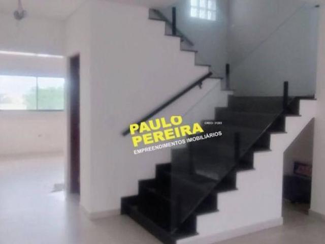 Sobrado com 03 Suítes e 05 vagas no bairro Santa Clara em Guarulhos