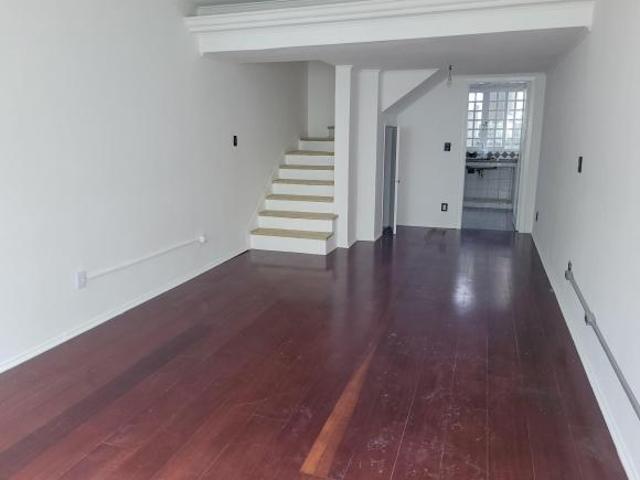 Sobrado residencial com 02 dormitórios 110m2 Vila Madalena bem próximo ao metrô