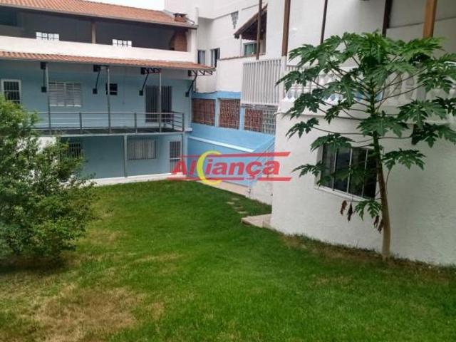 Sobrado com 02 dormitórios mais Edicula Santa Cecilia
