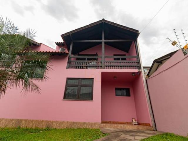 SOBRADO COM 04 DORMITÓRIOS COM PISCINA