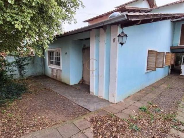 Sobrado com 04 dormitórios e casa com 03 dormitórios, no Estância V
