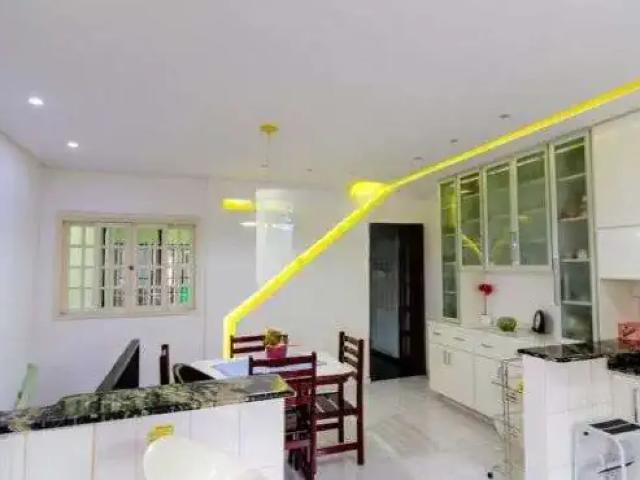 Sobrado com 04 dormitórios para locação, 260 m² na Vila São Pedro Santo André/SP