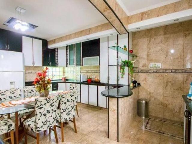 Sobrado com 04 dormitórios para locação e venda, 257 m² no Jardim Cambuí Santo André/SP
